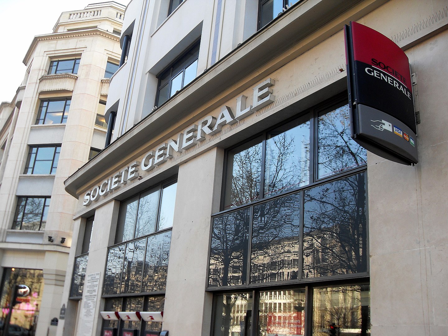French bank Société Générale plans to cut 650 to 700 positions in France